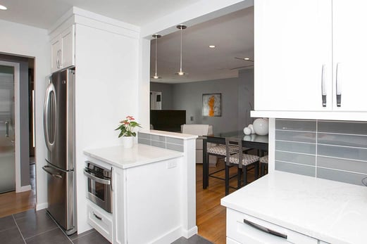 Project Tour: Contemporary Kitchen in Finneytown