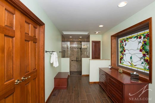 Master Bathrooms Without a Tub